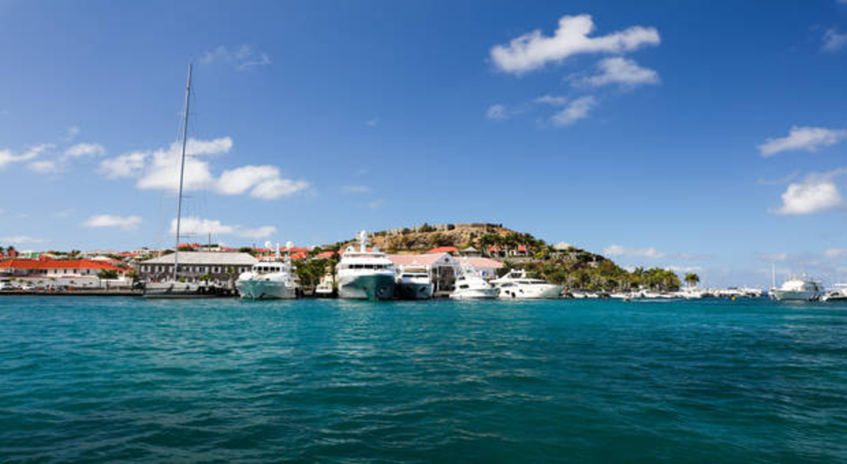Découvrez le port de Gustavia en vidéo avec Ernest Brin - Actualités ...