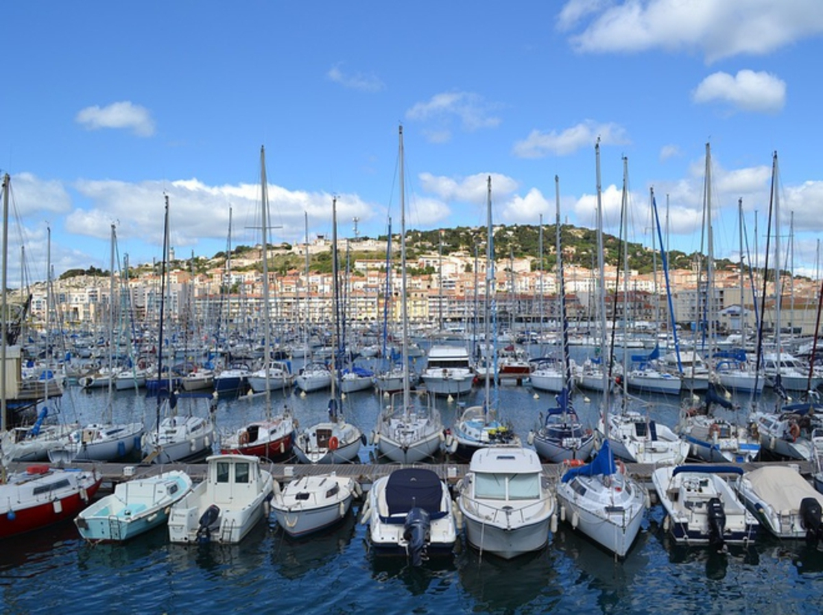 A Sète, un projet de marina pour méga-yachts divise la population ...