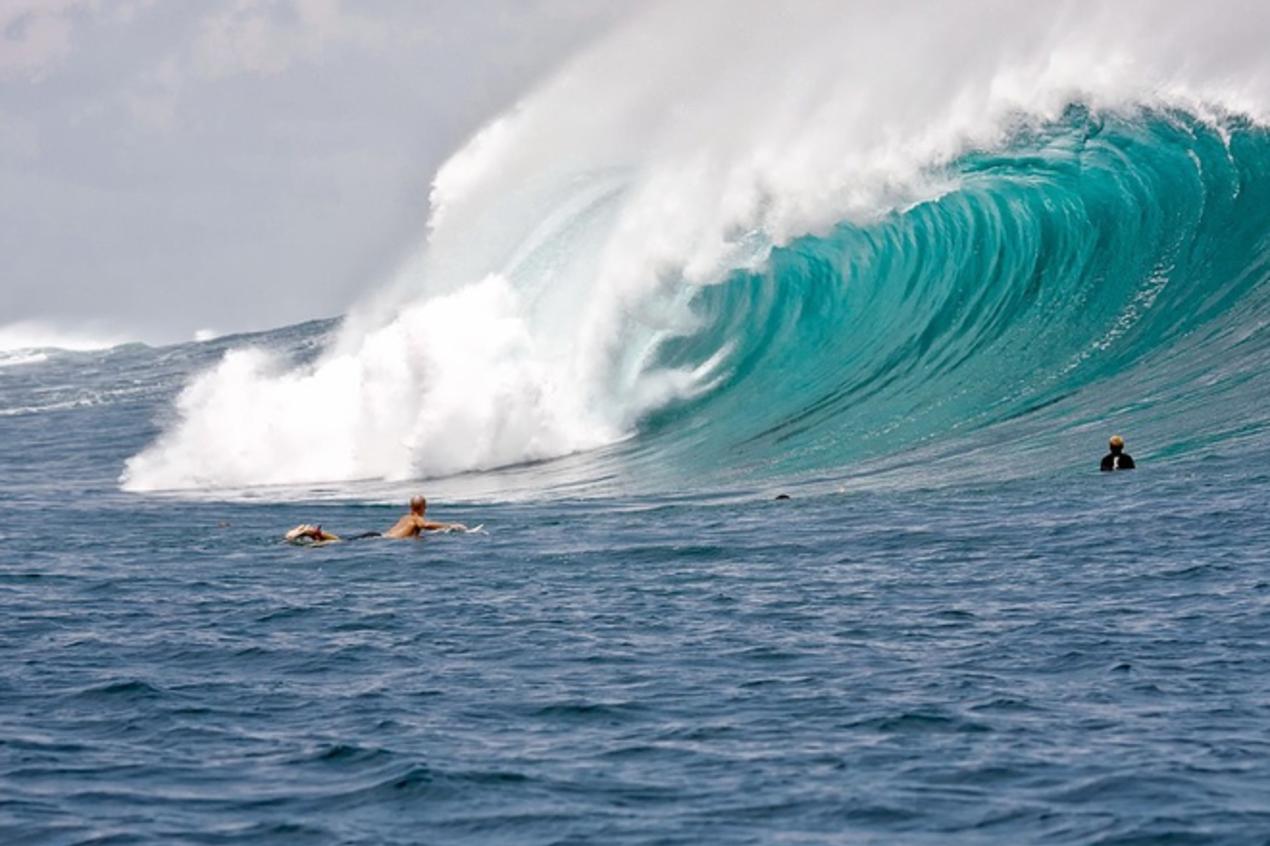Où admirer les plus hautes vagues du monde ? - Actualités Nautisme