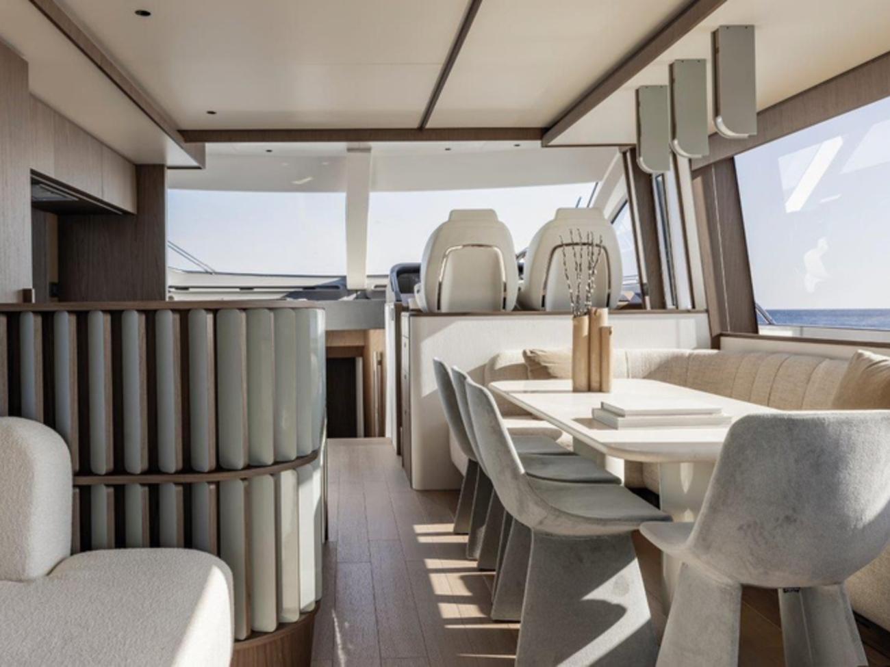 Des nouvelles images de l'Azimut Fly 72 - Actualités Nautisme