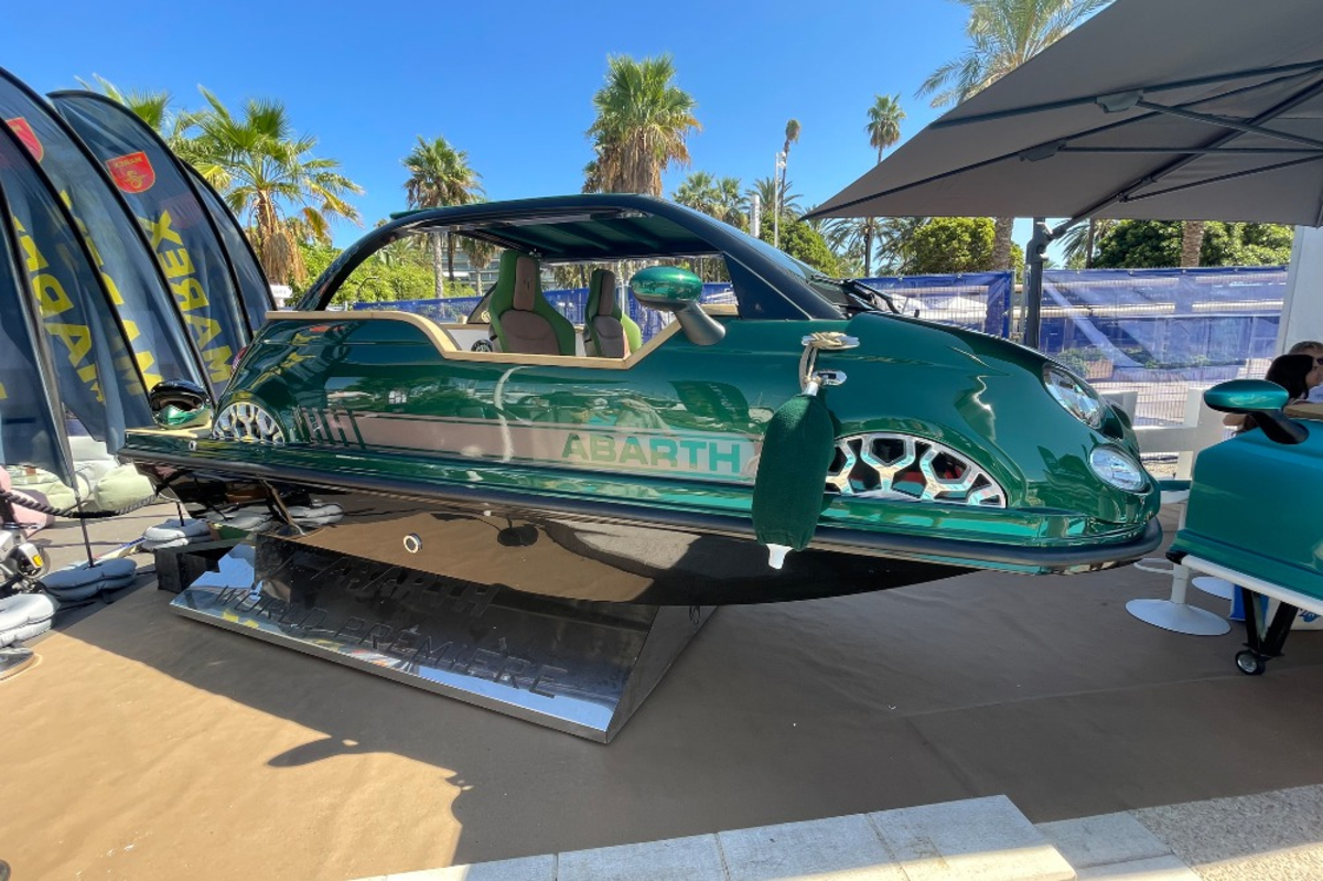 Abarth Offshore : une voiture à découvrir au Yachting de Cannes... ou ...