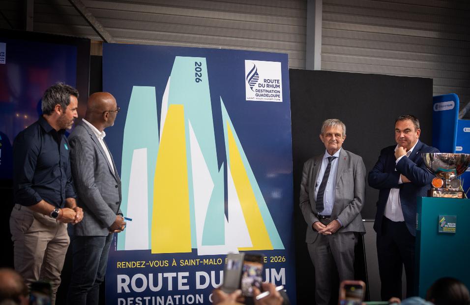 Maxi Edmond de Rothschild : le nouveau trimaran Ultim révolutionnaire ...