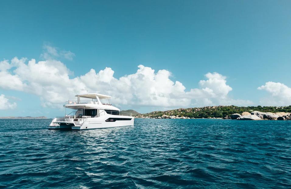 YOT 53 : une nouvelle vision du catamaran à moteur - Actualités Nautisme