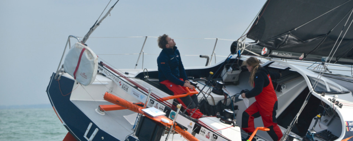 Transat Café L’Or : la Marine nationale dément la version des skippers ...