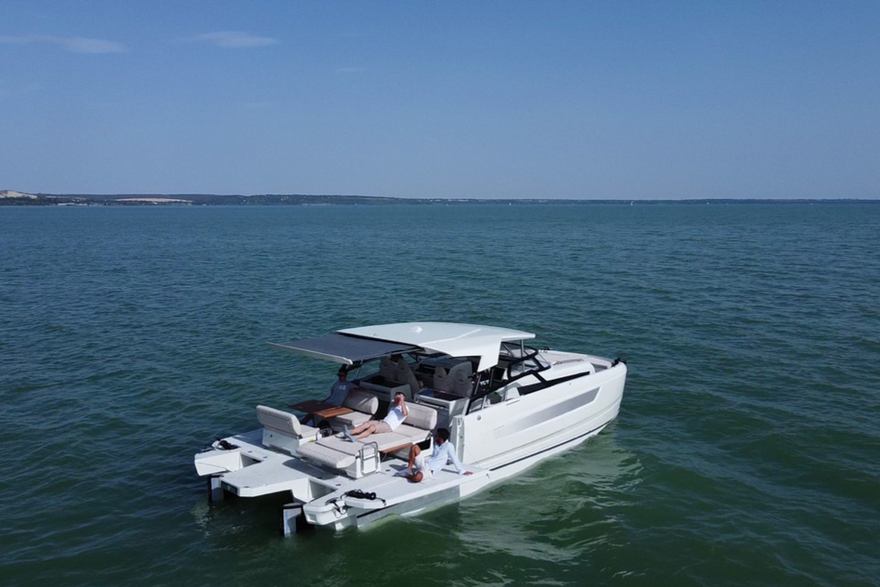 YOT 36 Electric : Catana Group et Power & Sail dévoilent un catamaran ...