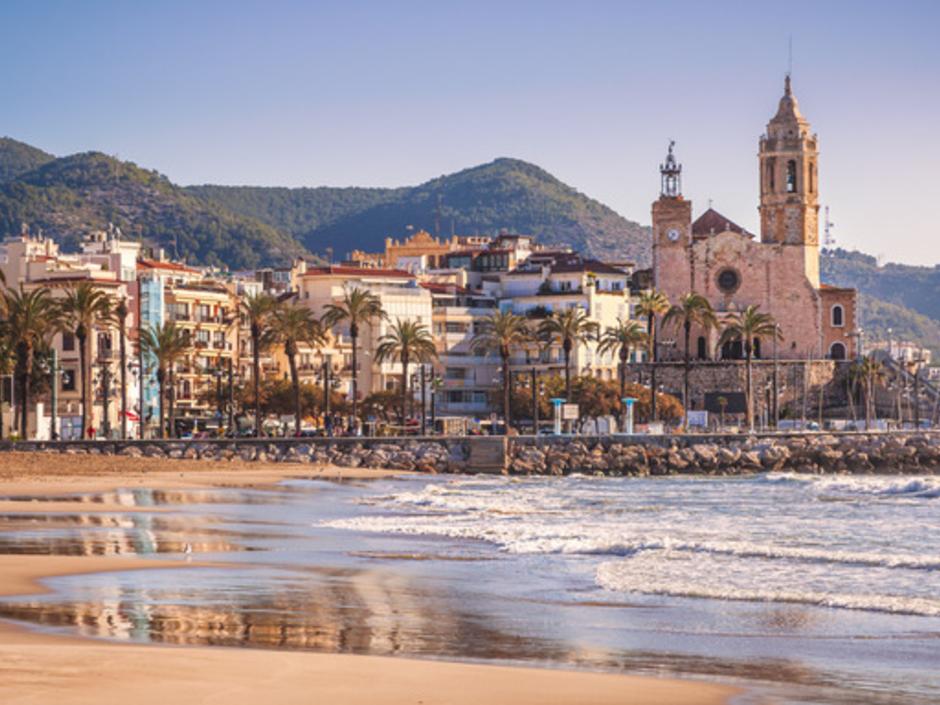 Sitges en juin : l’élégance catalane entre plages, culture et ...