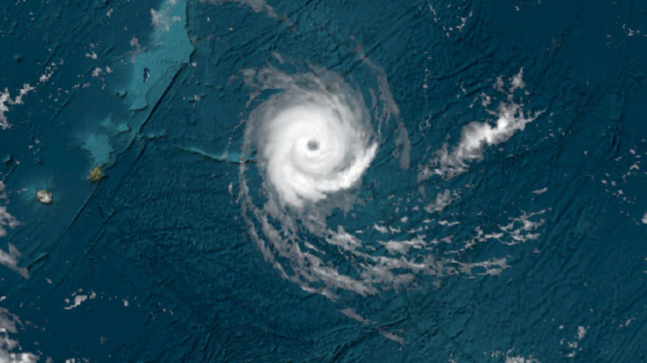Horacio dans l'océan Indien : le cyclone tropical passera à 200 km/h de ...